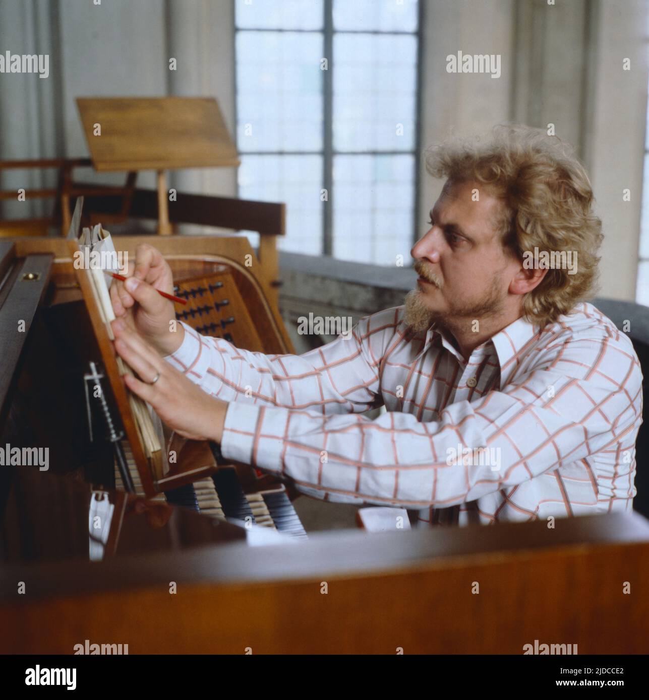 Roland organ -Fotos und -Bildmaterial in hoher Auflösung – Alamy