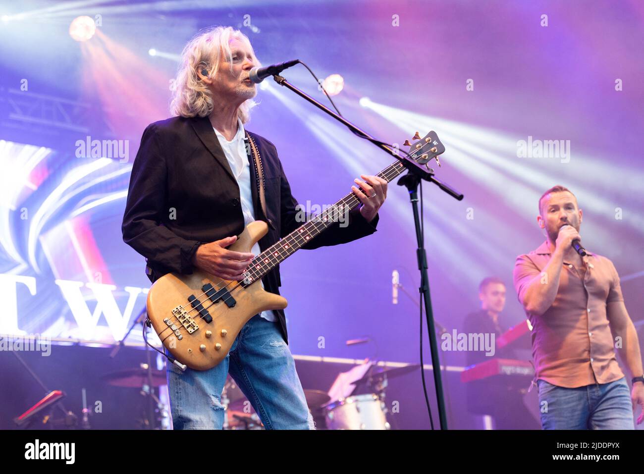 Warwick streamer -Fotos und -Bildmaterial in hoher Auflösung – Alamy