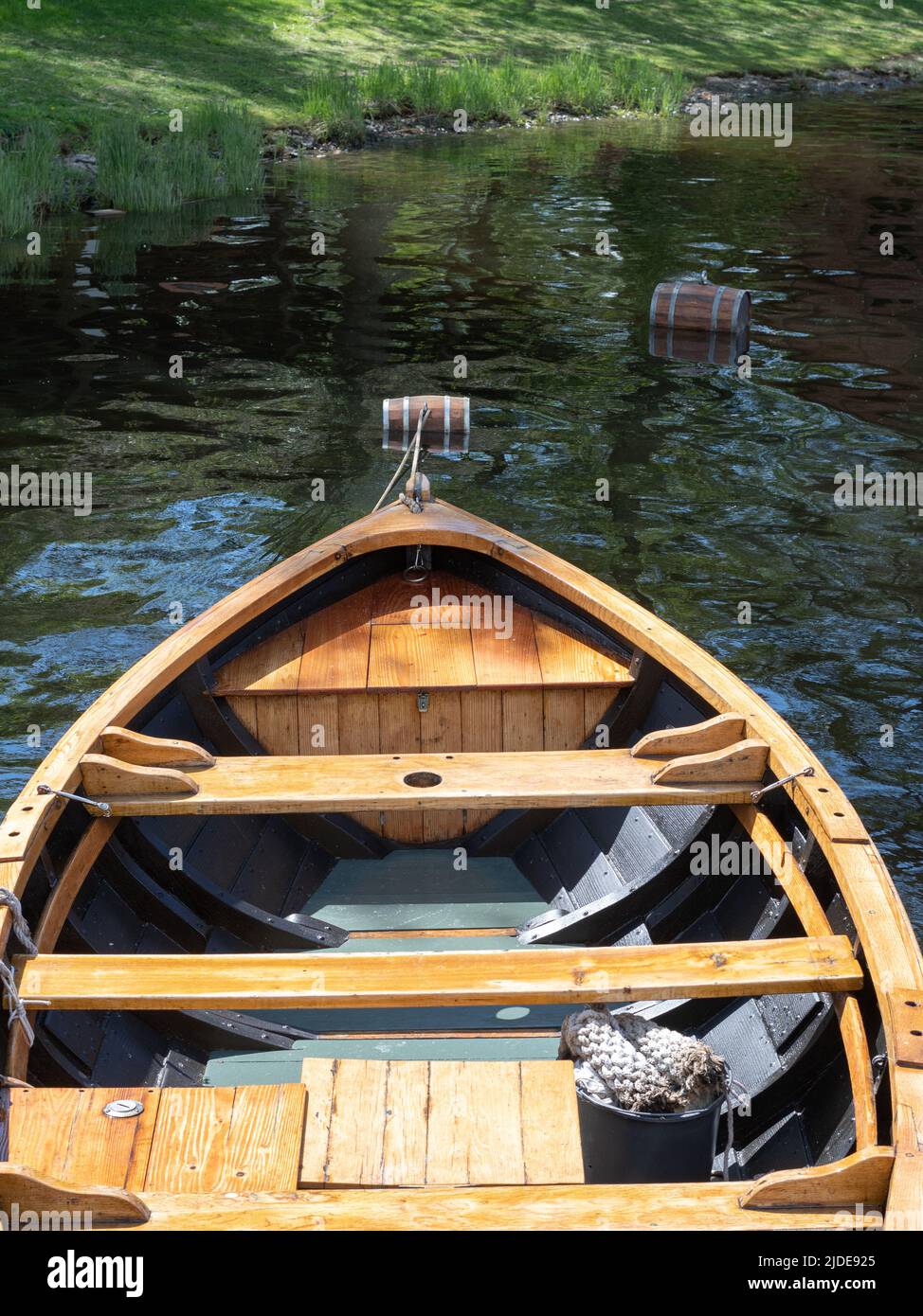 Ruderboot von oben gesehen -Fotos und -Bildmaterial in hoher Auflösung ...