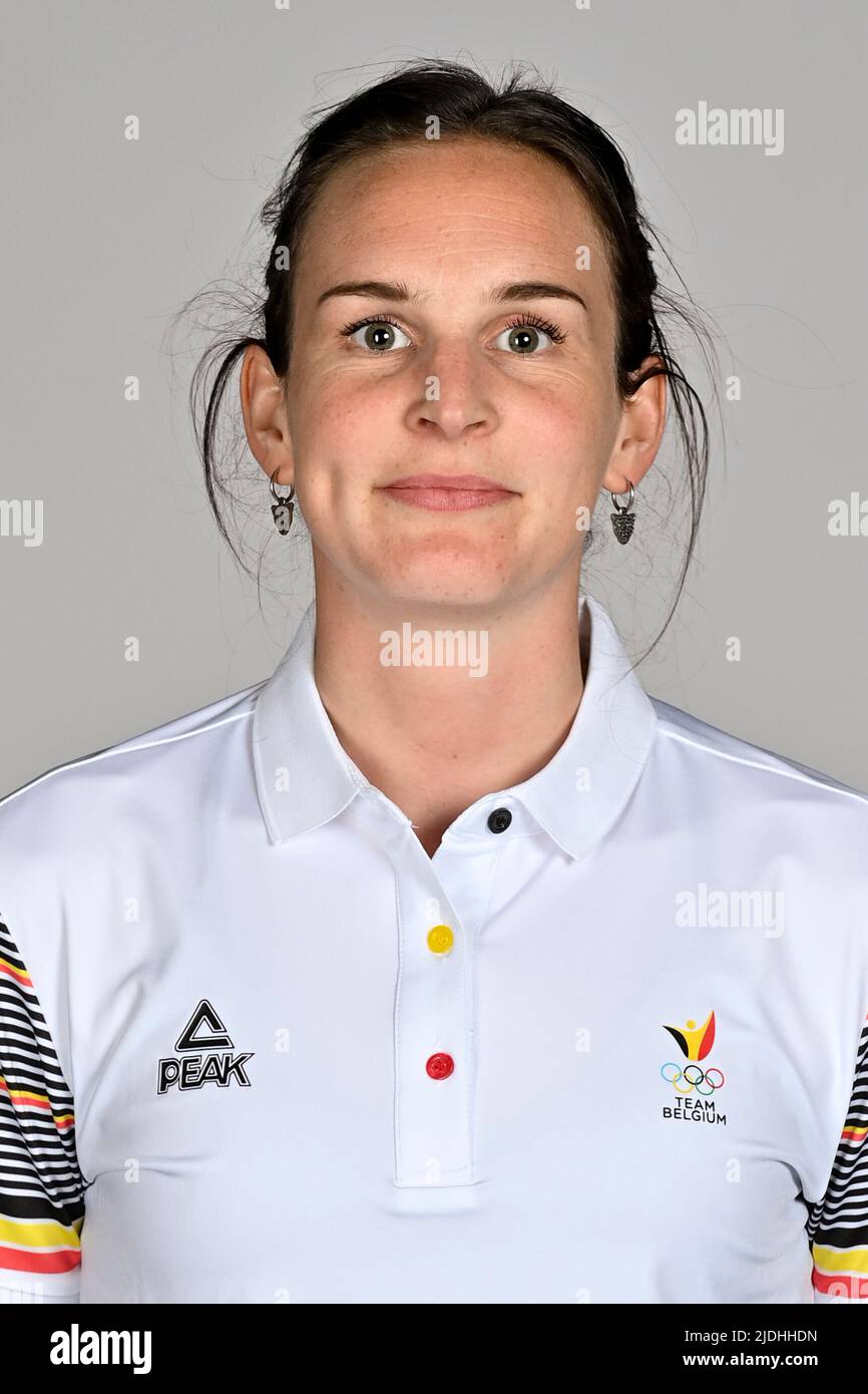 Lauren Denis posiert für den Fotografen bei einem Fotoshooting für das ...