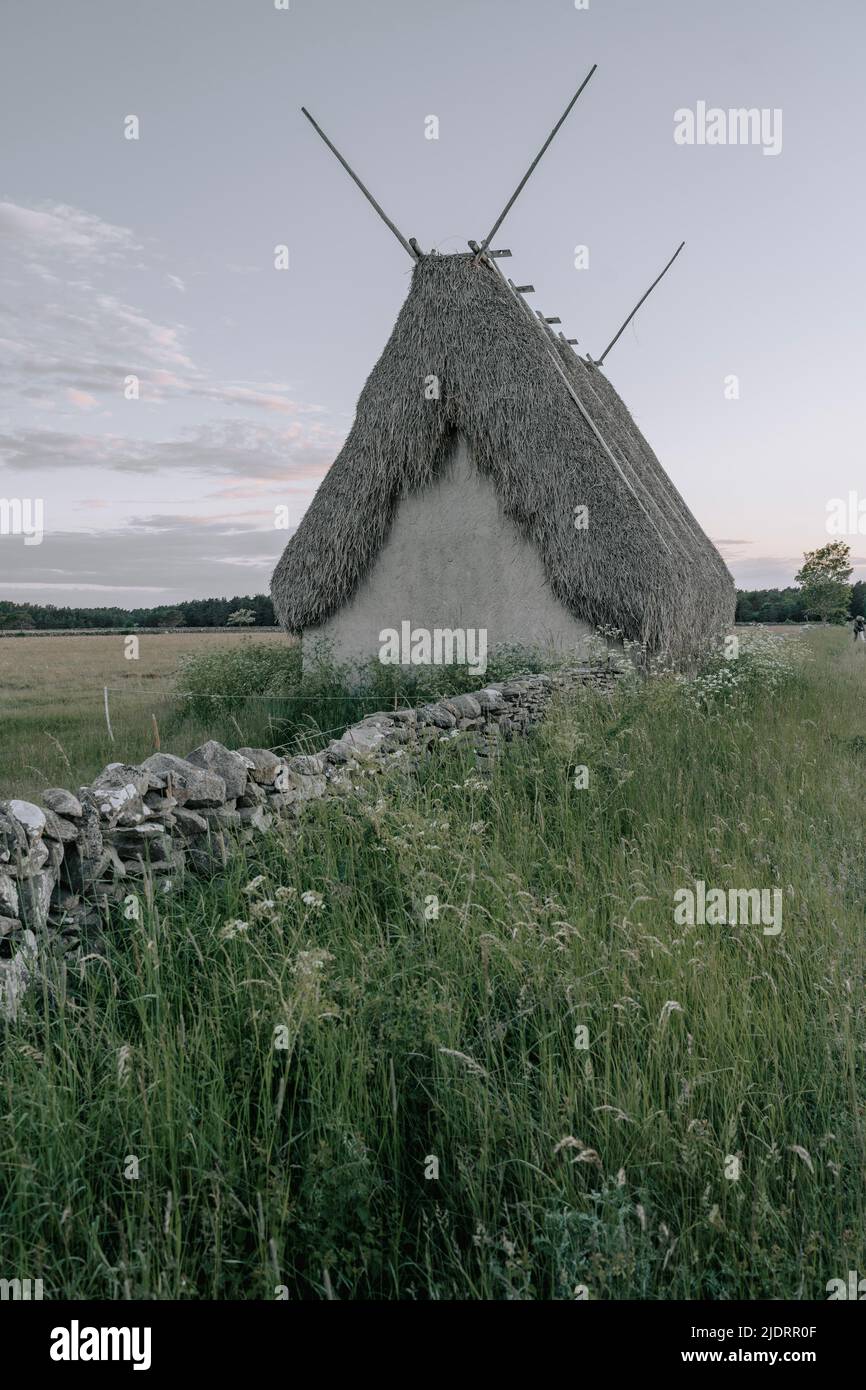 Dach aus stroh -Fotos und -Bildmaterial in hoher Auflösung – Alamy