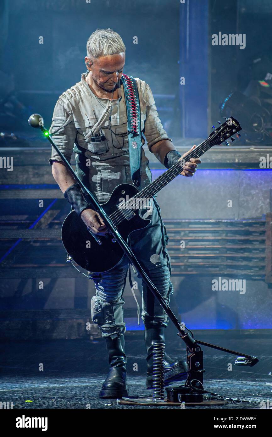 Rammstein guitarist rock metal music -Fotos und -Bildmaterial in hoher ...