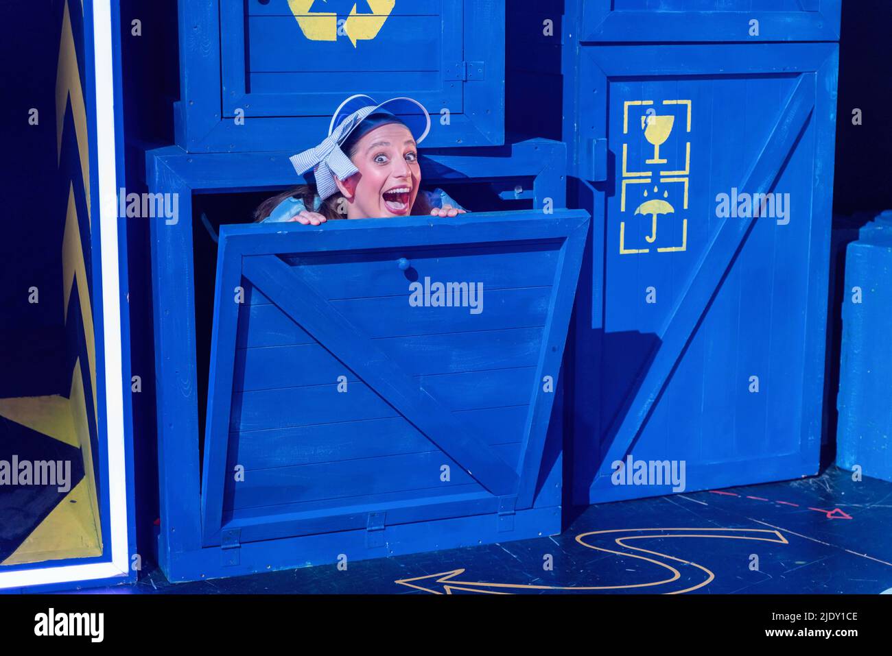 London, Großbritannien. 22.. Juni 2022. Christina Modestou als Jane ...