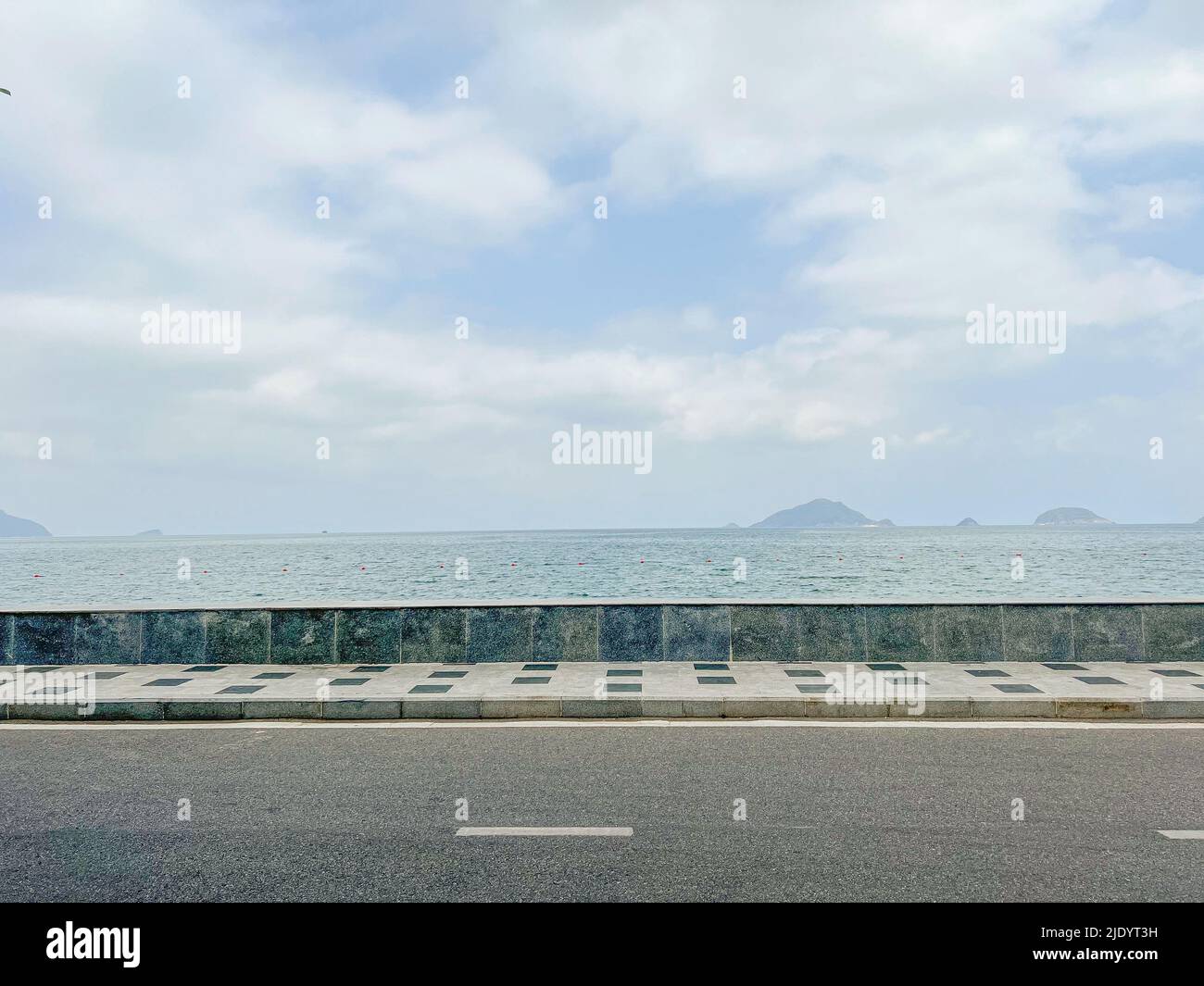 Straße seitenansicht -Fotos und -Bildmaterial in hoher Auflösung – Alamy