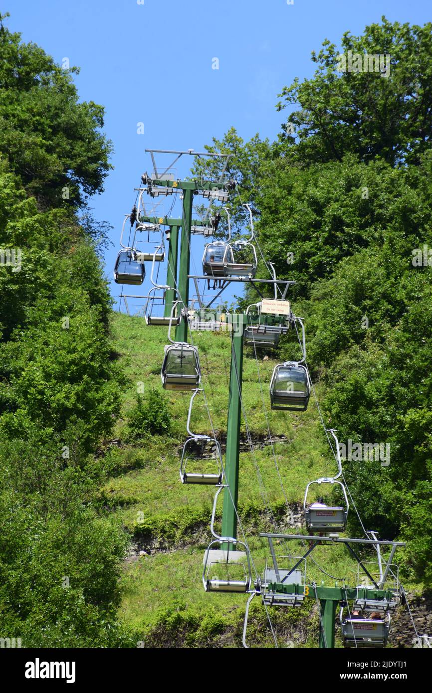 Sesselbahn sessellift -Fotos und -Bildmaterial in hoher Auflösung – Alamy
