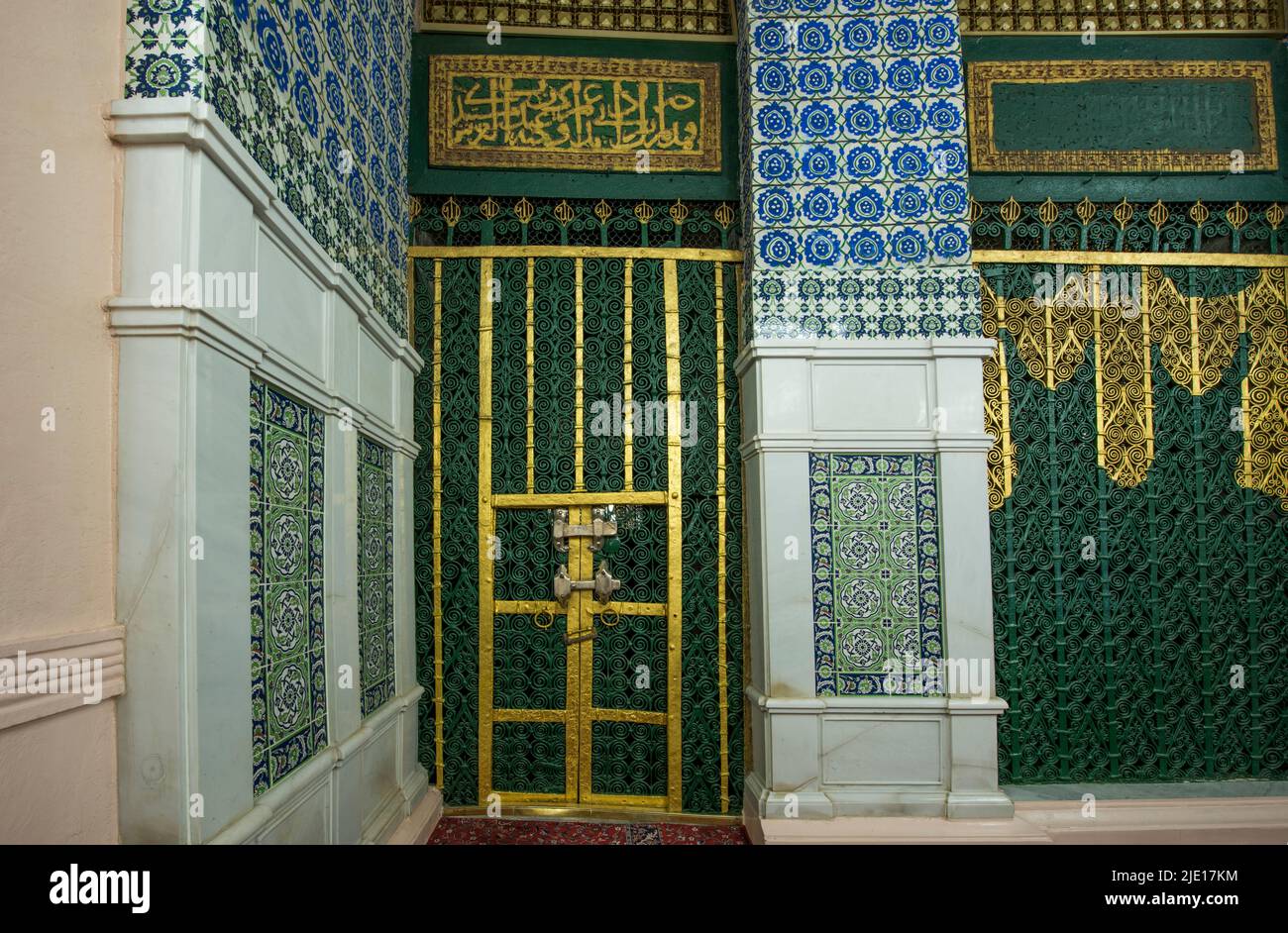 Prophet's mosque, medina -Fotos und -Bildmaterial in hoher Auflösung ...