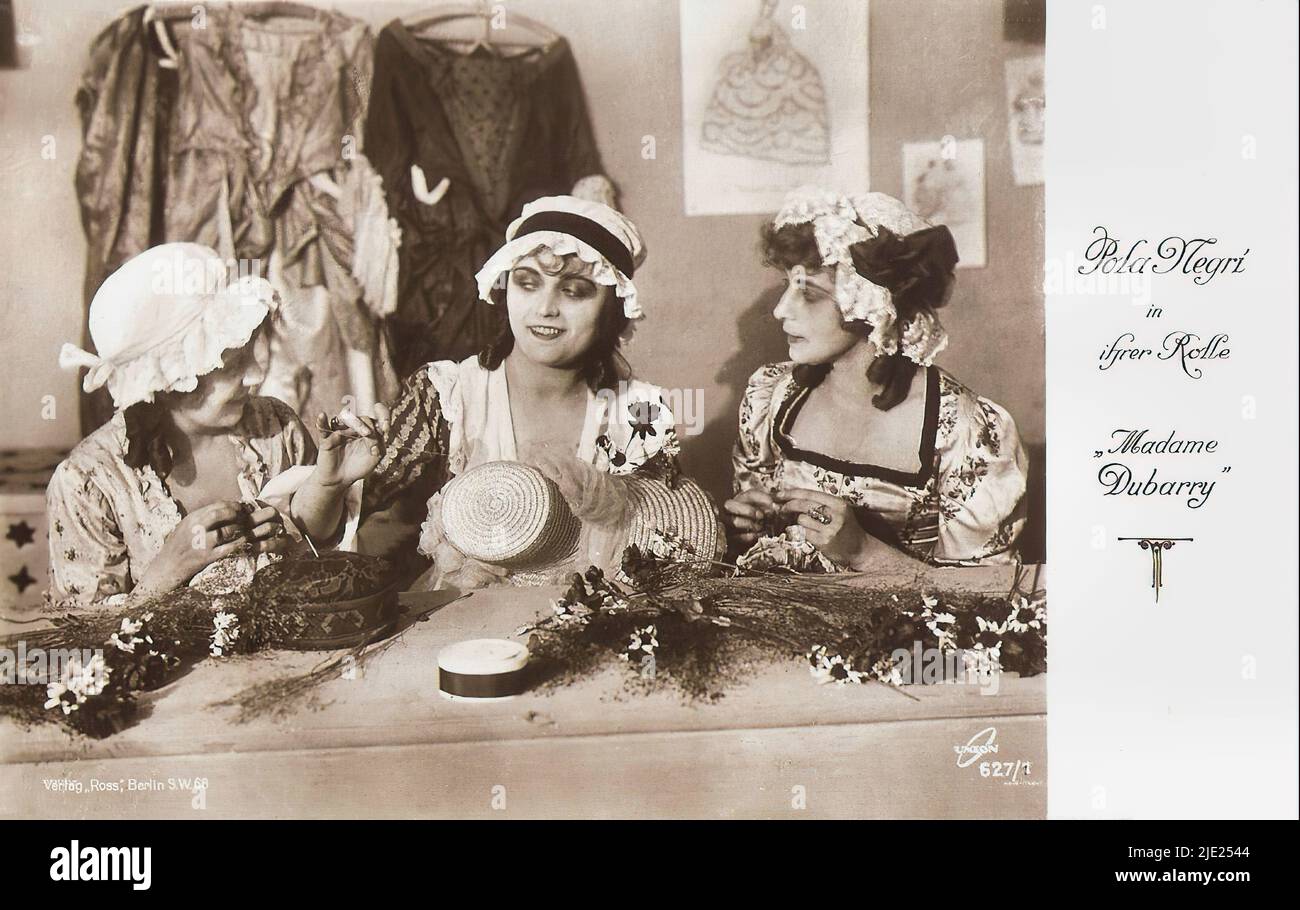 Pola negri 1935 -Fotos und -Bildmaterial in hoher Auflösung – Alamy