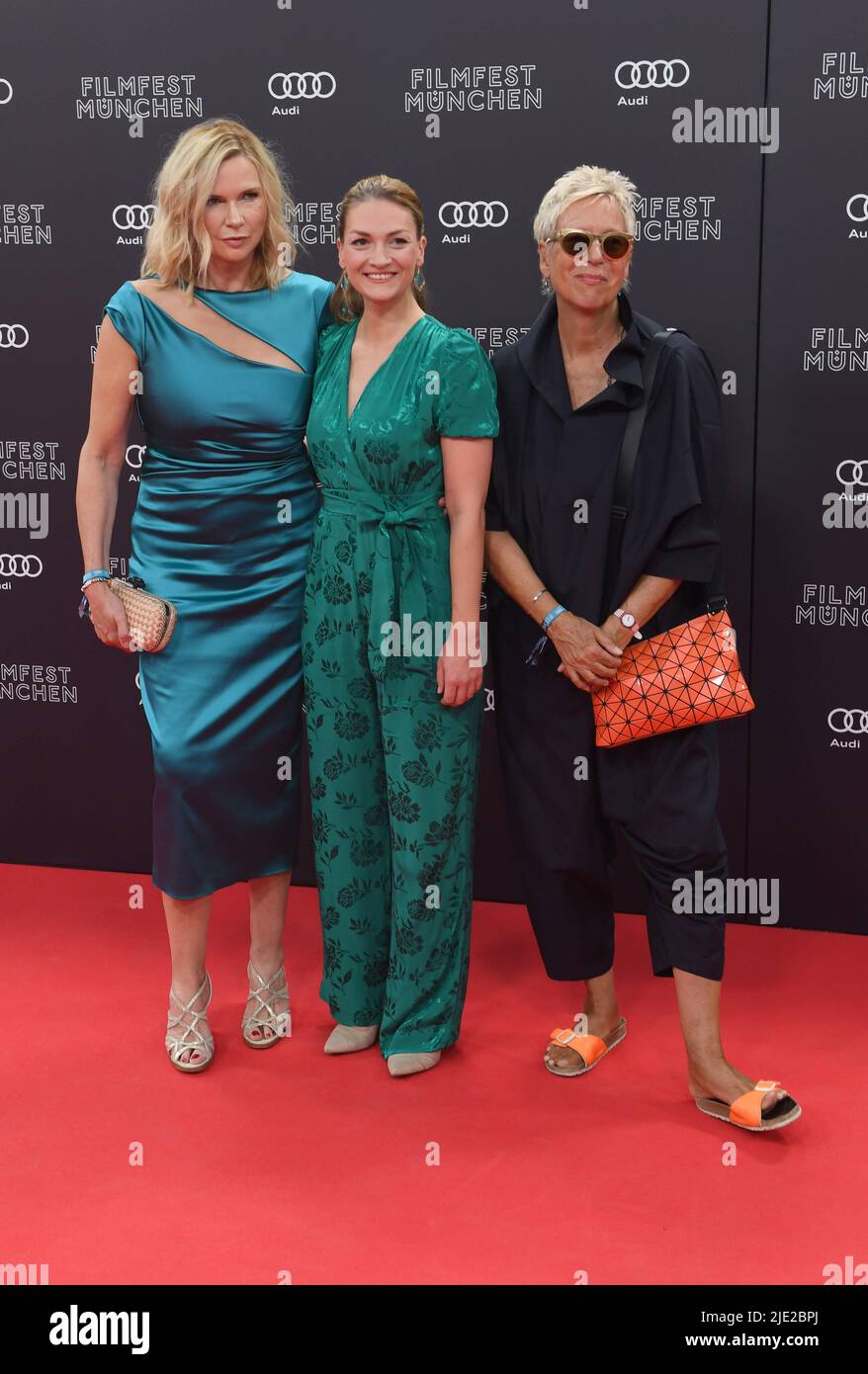 München, Deutschland. 23.. Juni 2022. Veronica Ferres (l-r ...