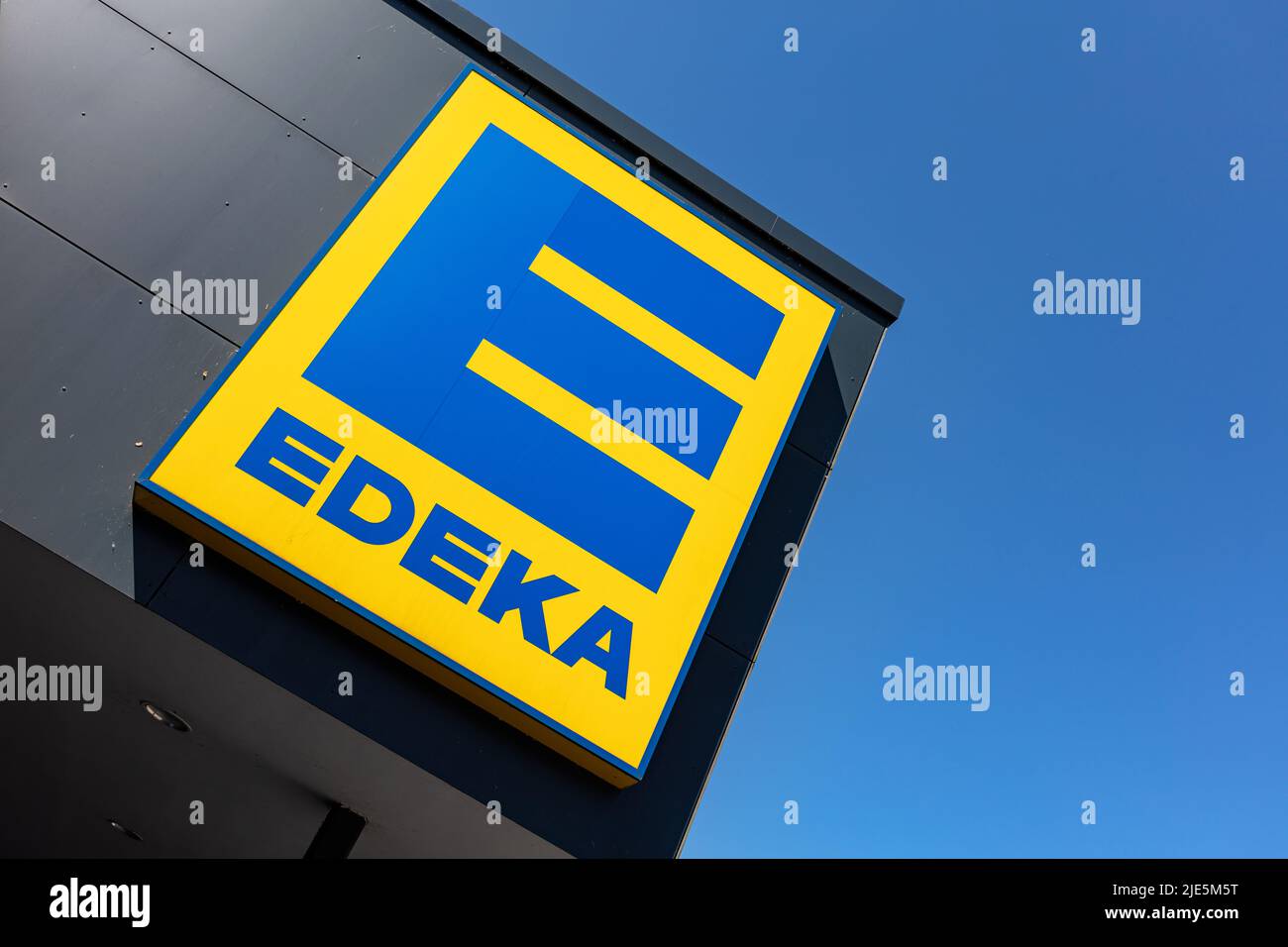 Edeka logo -Fotos und -Bildmaterial in hoher Auflösung – Alamy