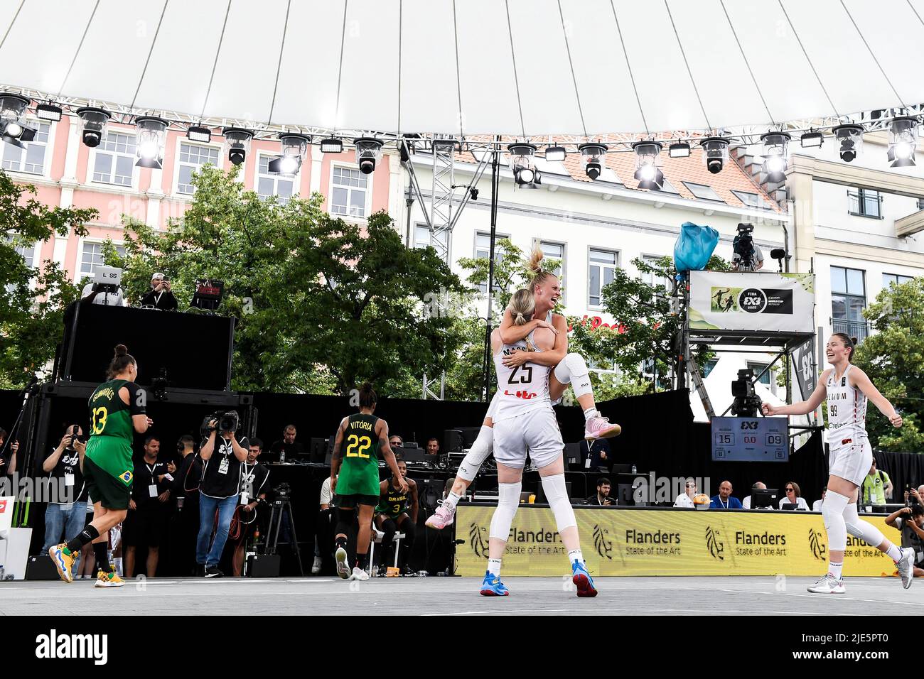 Die belgische Julie Vanloo feiert, nachdem sie ein 3x3-Basketballspiel zwischen den belgischen ...