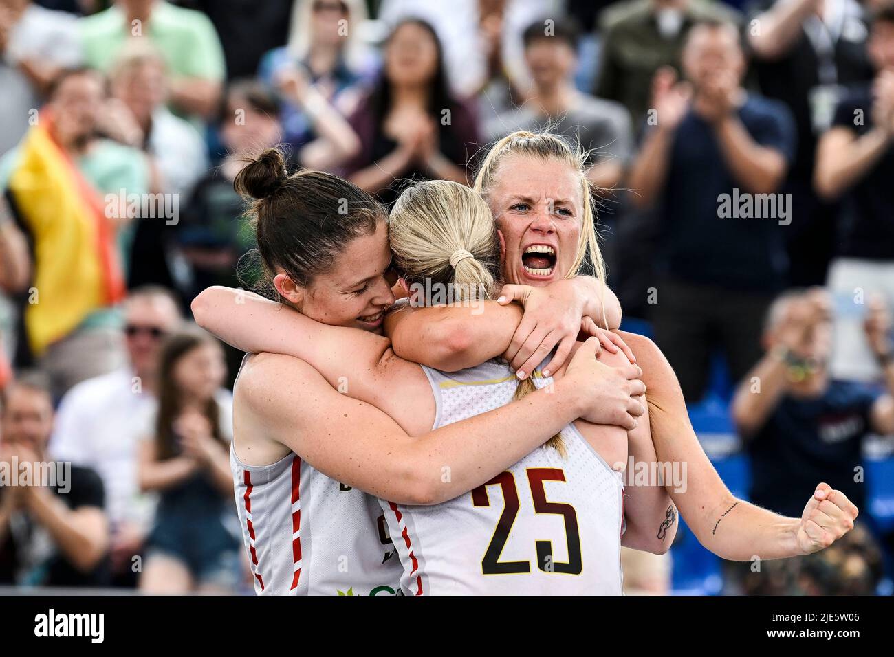 Die belgische Frau ine Joris, die belgische Becky Massey und die belgische Frau Julie Vanloo ...