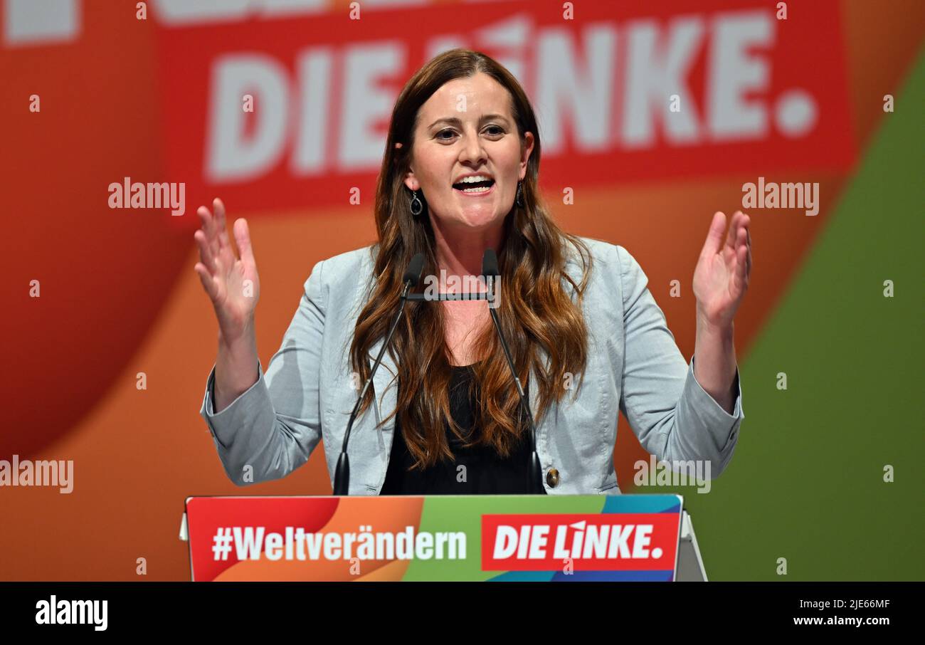 25. Juni 2022, Thüringen, Erfurt: Die Parteivorsitzende Janine Wissler ...