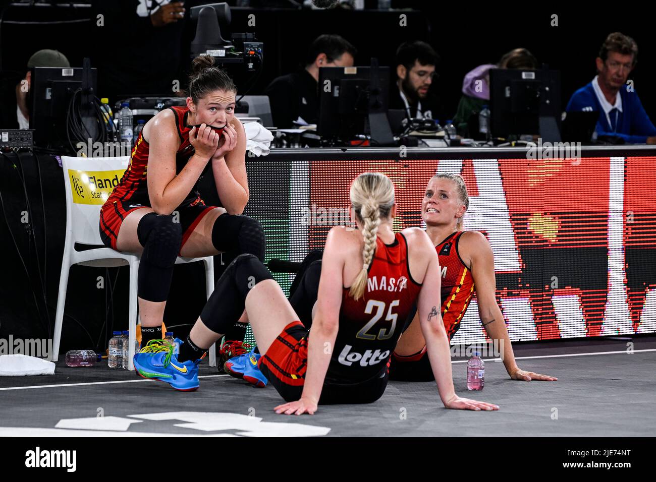 Die belgische Frau ine Joris, die belgische Becky Massey und die belgische Frau Julie Vanloo ...