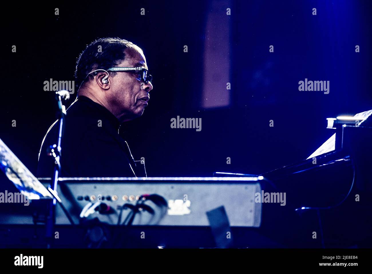 Herbie Hancock tritt während seines Konzerts am 25. Juni 2022 im ...