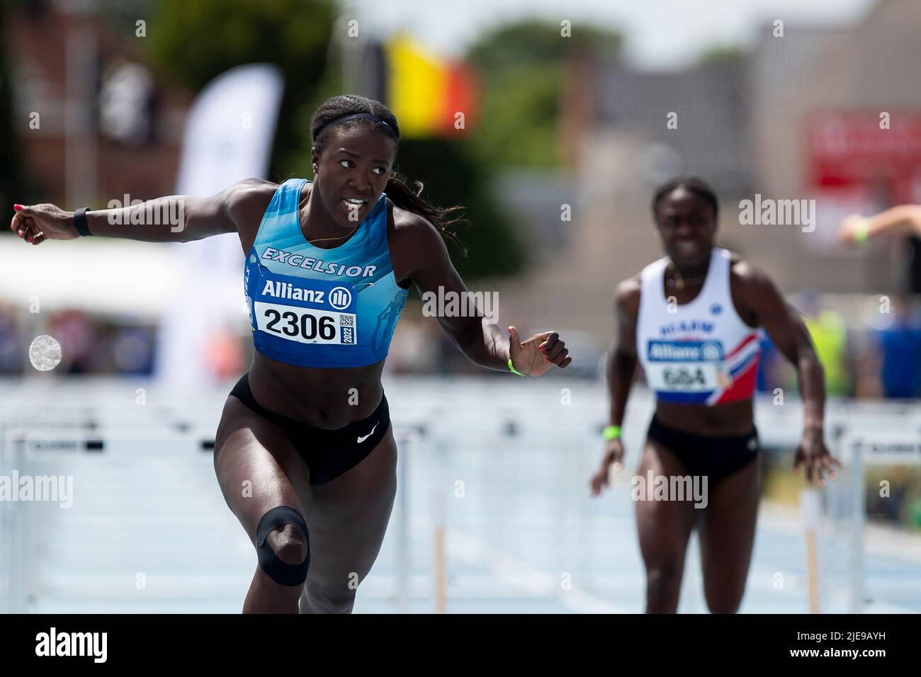 Die Belgierin Anne Zagre wurde während des Hürdenlaufs der Frauen 100m ...