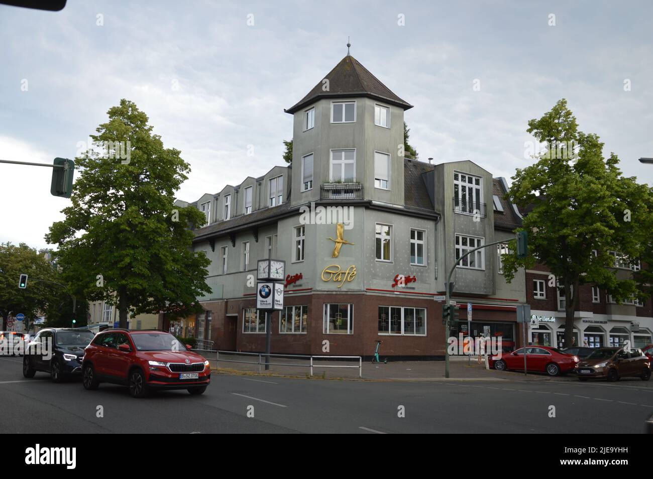 Straße in lichterfelde west -Fotos und -Bildmaterial in hoher Auflösung ...