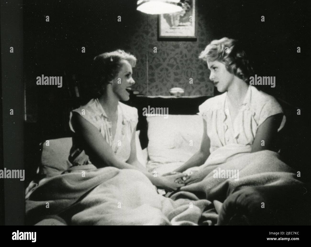 Die deutschen Zwillinge Alice (links) und Ellen Kessler im Film As ...