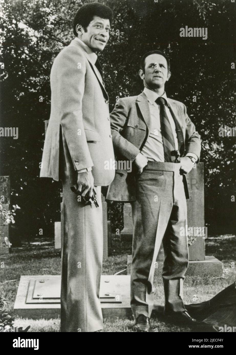 Die Schauspieler Rupert Crosse und Don Adams in der TV-Serie The ...