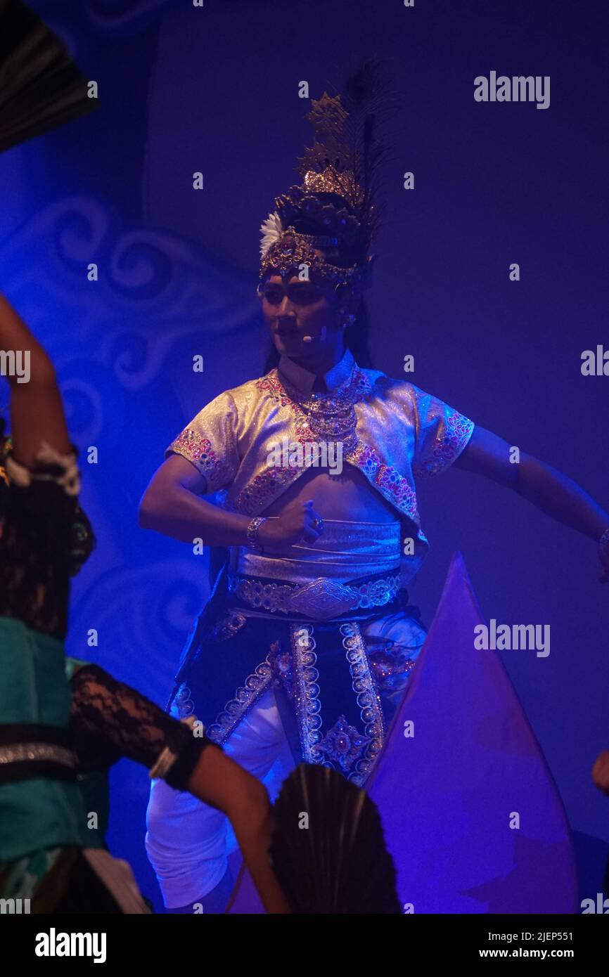 Mit Kresnayana Kawedhar Geschichte. Kresnayana Kawedhar bedeutet die ...