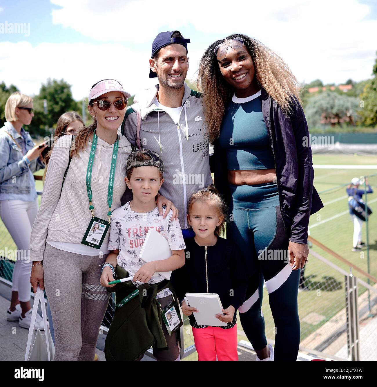 Novak Djokovic und seine Familie, darunter Frau Jelena und die Kinder ...