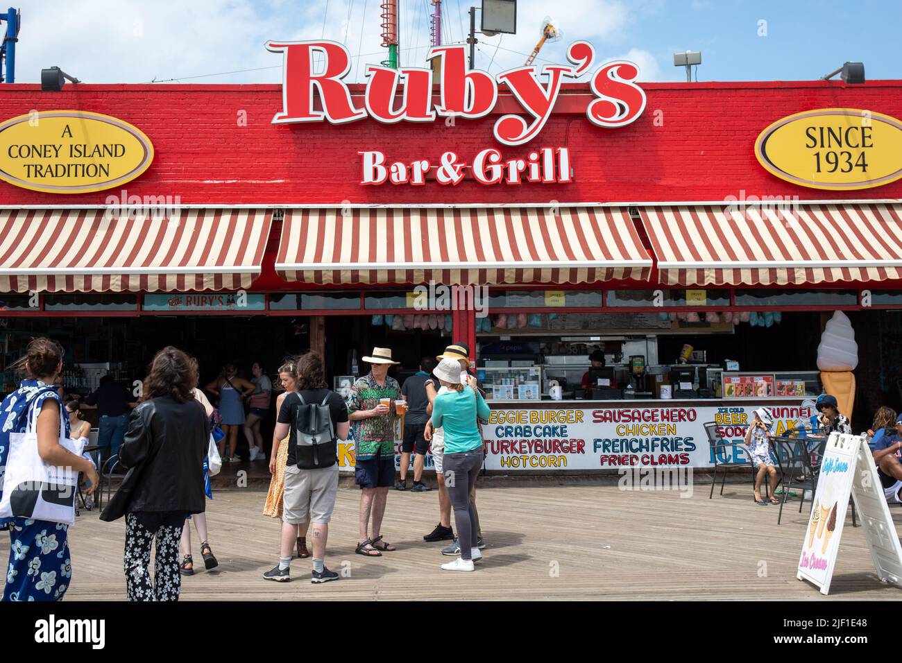 Rubys bar und grill -Fotos und -Bildmaterial in hoher Auflösung – Alamy