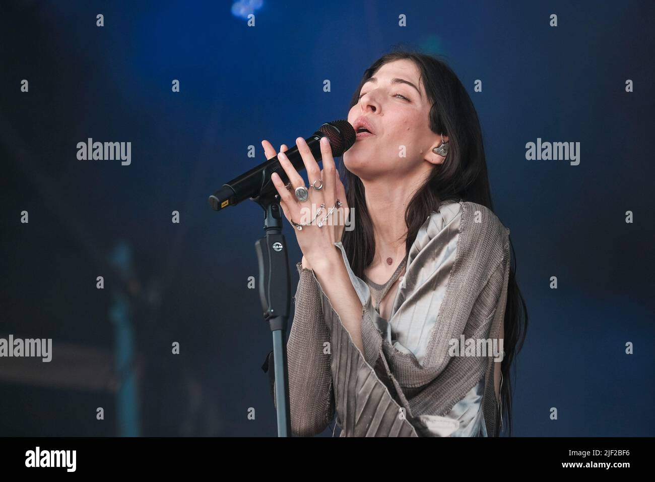 Caroline polachek -Fotos und -Bildmaterial in hoher Auflösung – Alamy