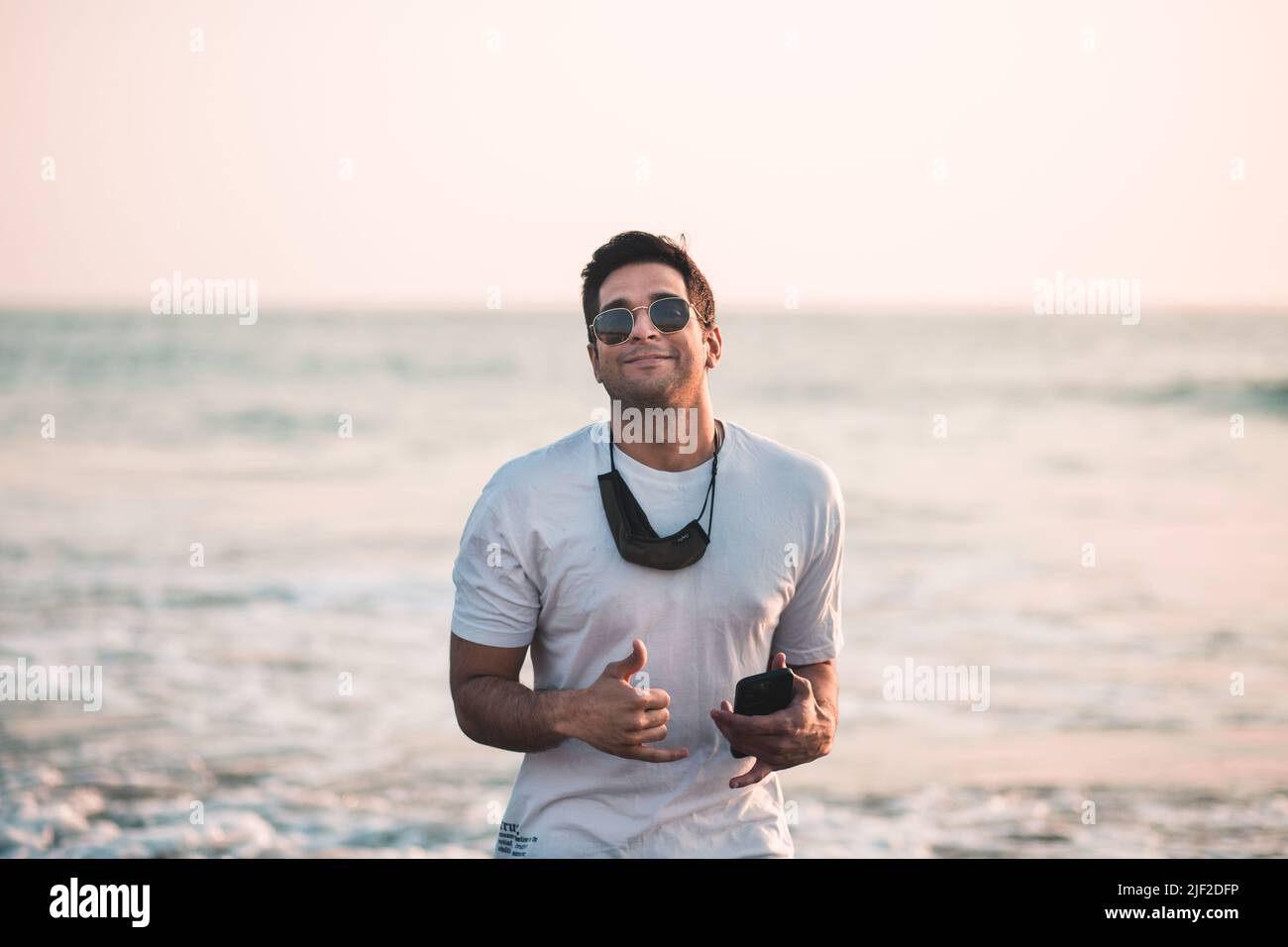 Emociones del hombre -Fotos und -Bildmaterial in hoher Auflösung – Alamy