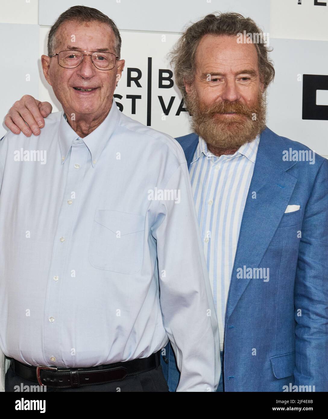 Jerry selbee und brian cranston -Fotos und -Bildmaterial in hoher ...