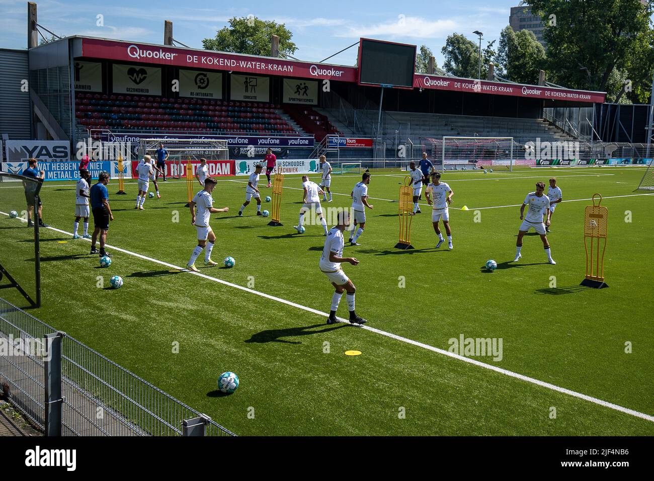 ROTTERDAM, NIEDERLANDE - 29. JUNI: Spieler von Excelsior Rotterdam ...