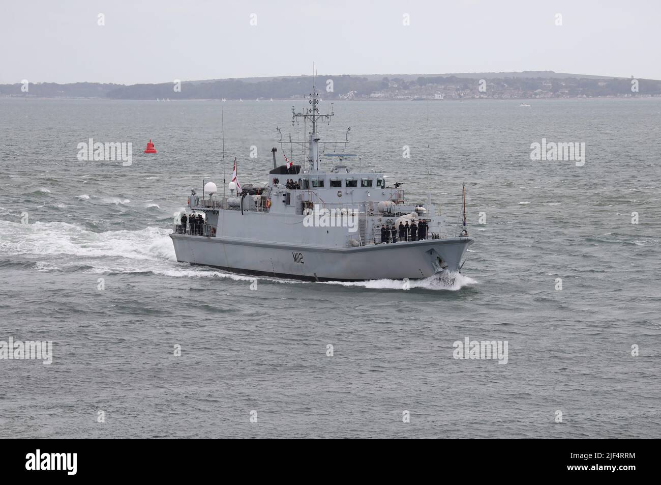 Der Minenjäger der Royal Navy Sandown-Klasse HMS SHOREHAM, der auf ...