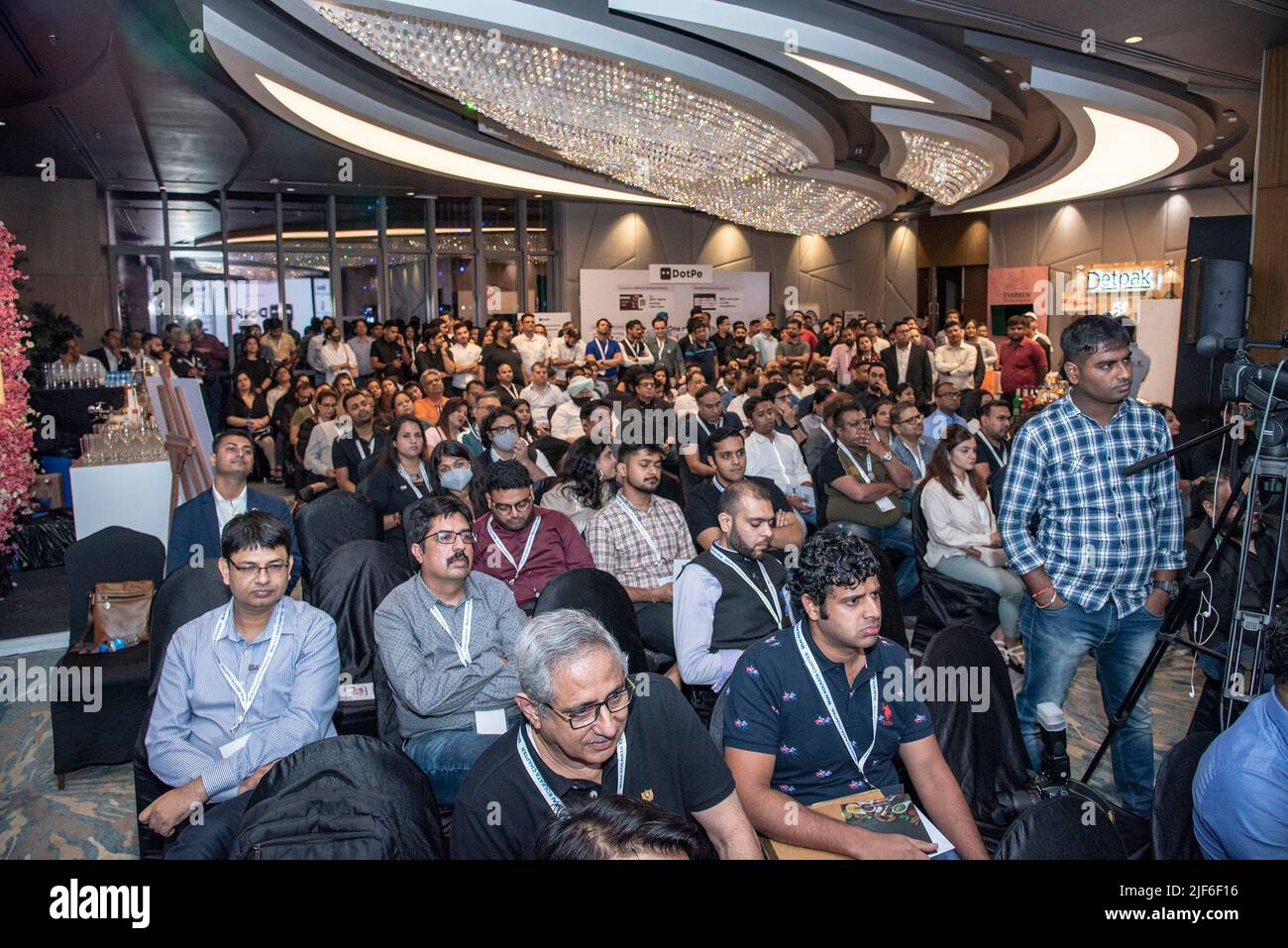 Massive restaurants pvt ltd -Fotos und -Bildmaterial in hoher Auflösung ...