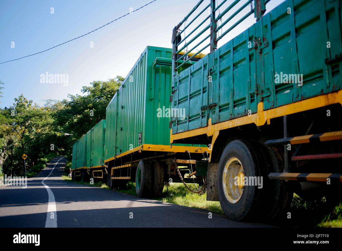 Shipping container lorry truck -Fotos und -Bildmaterial in hoher ...