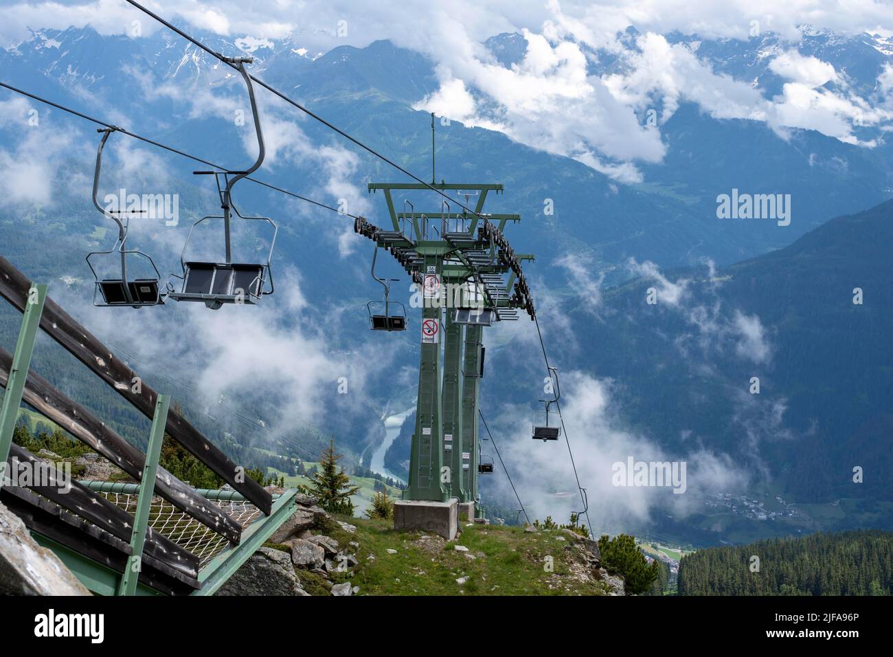 Venet bergbahn -Fotos und -Bildmaterial in hoher Auflösung – Alamy