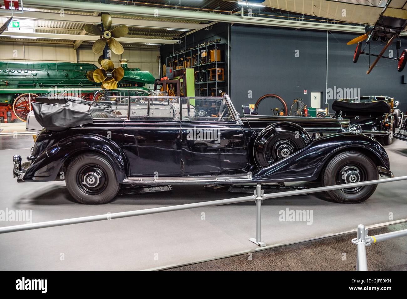 Mercedes benz g4 w31 -Fotos und -Bildmaterial in hoher Auflösung – Alamy