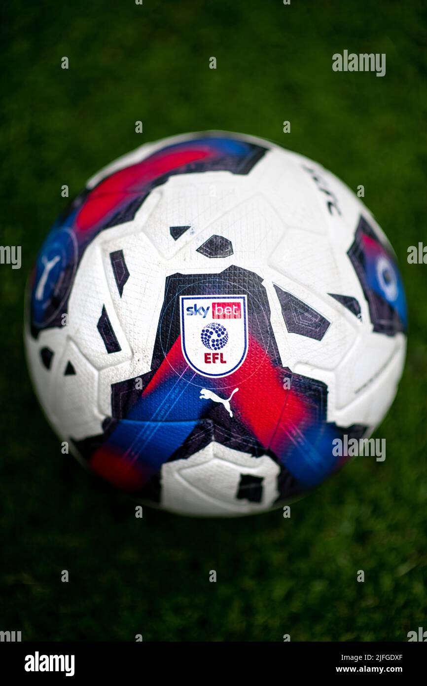 Puma efl 21 22 ball -Fotos und -Bildmaterial in hoher Auflösung – Alamy