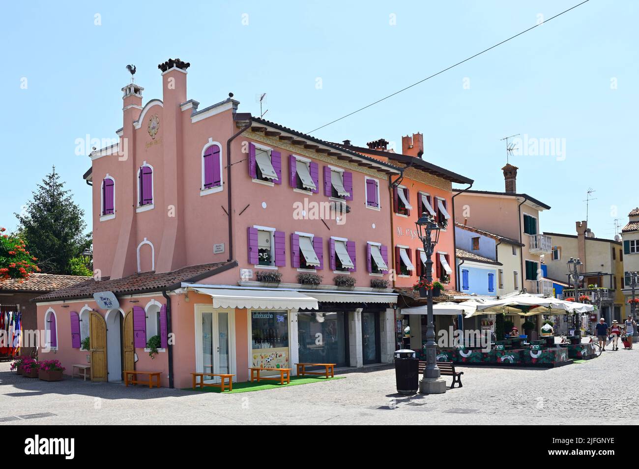 Italy caorle old town house -Fotos und -Bildmaterial in hoher Auflösung ...