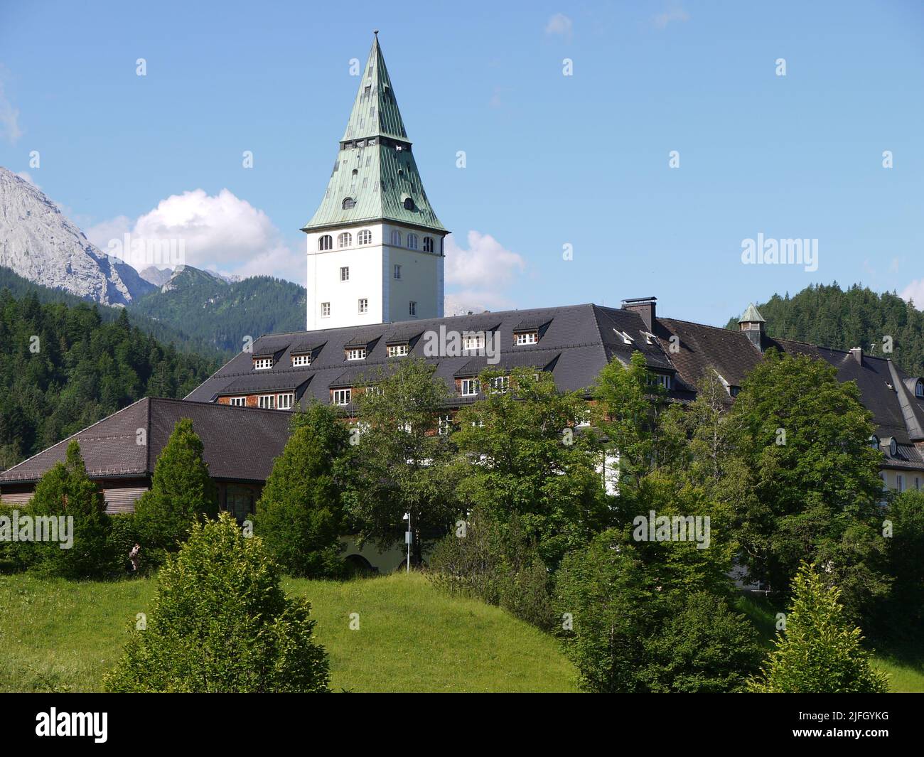 Das Schloss Elmau, in Bayern (Deutschland), ein Ort und der Ort des ...