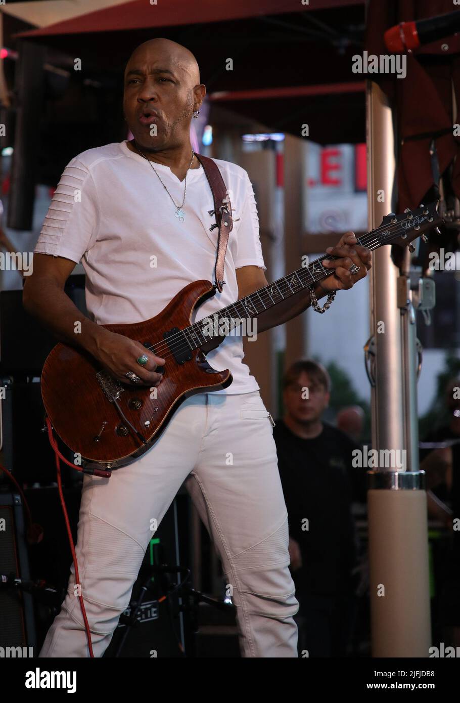 Rock Legend, Spirits Pioneer Sammy Hagar starten Sammy's Beach Bar ...