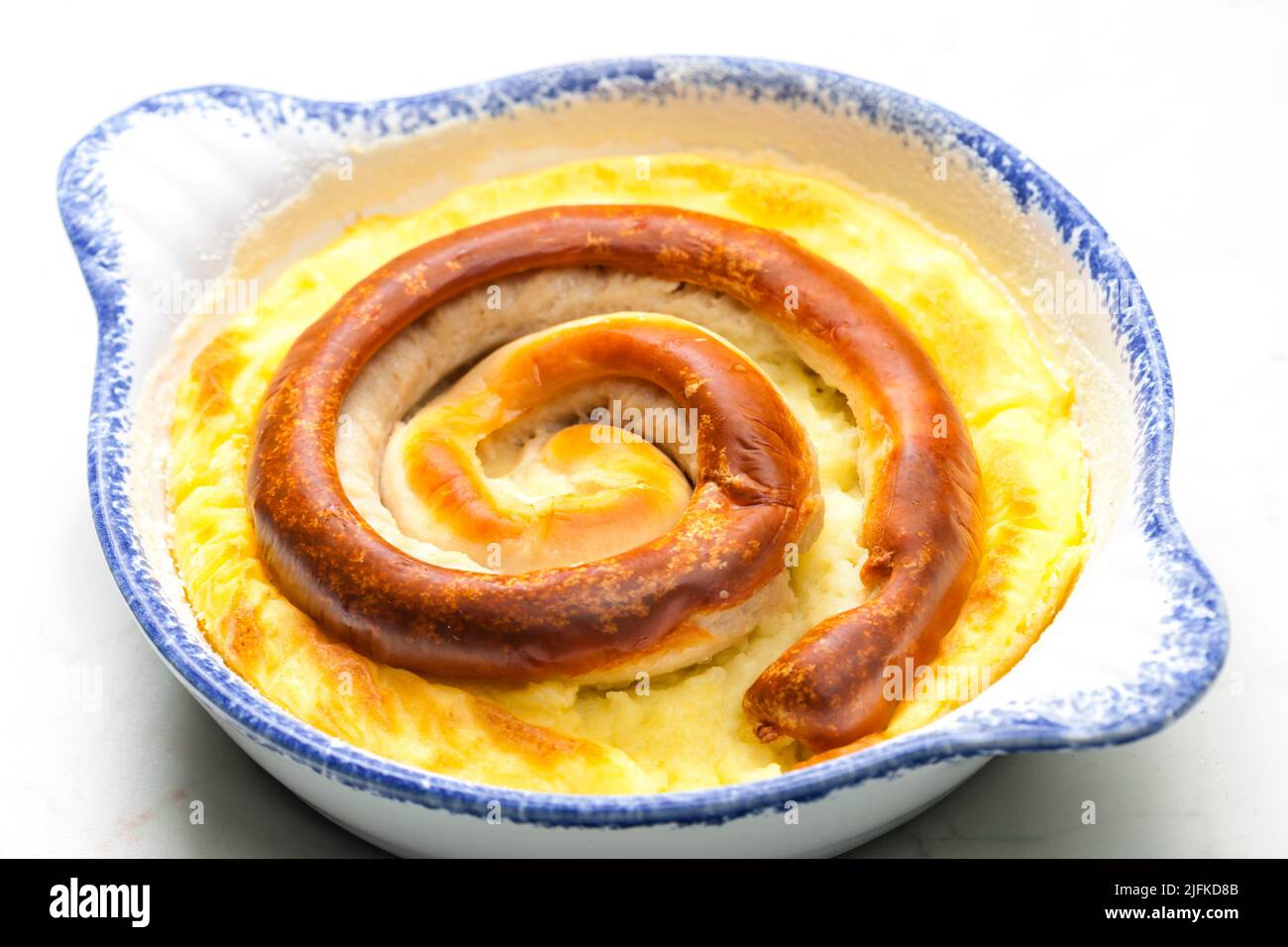 Wurst und kartoffelpüree -Fotos und -Bildmaterial in hoher Auflösung ...