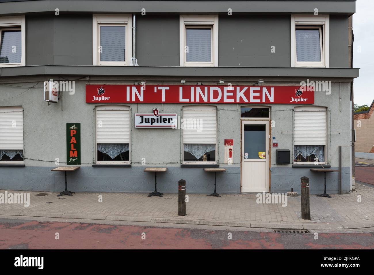 Jupiler bier logo -Fotos und -Bildmaterial in hoher Auflösung – Alamy