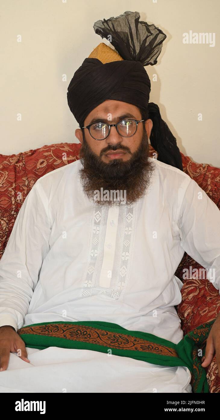 Allama nasir qayum naqshbandi -Fotos und -Bildmaterial in hoher ...