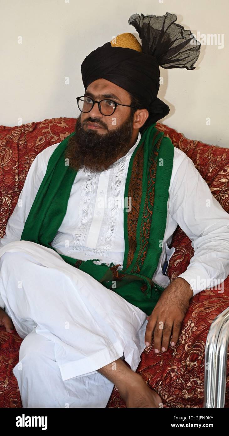 Allama nasir qayum naqshbandi -Fotos und -Bildmaterial in hoher ...