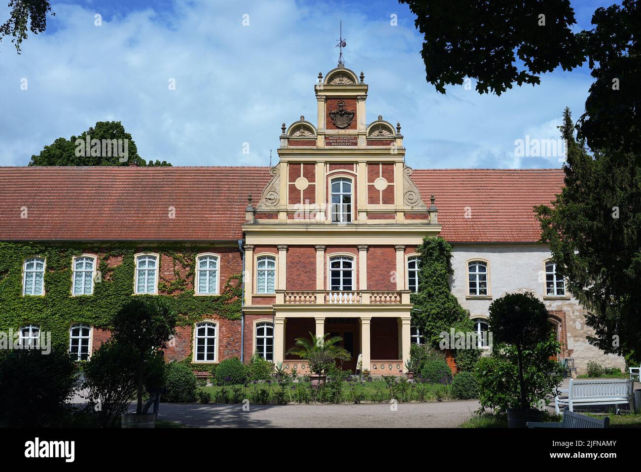Meyenburg, Deutschland. 27.. Mai 2022. Das denkmalgeschützte Schloss Meyenburg. Die ehemalige ...