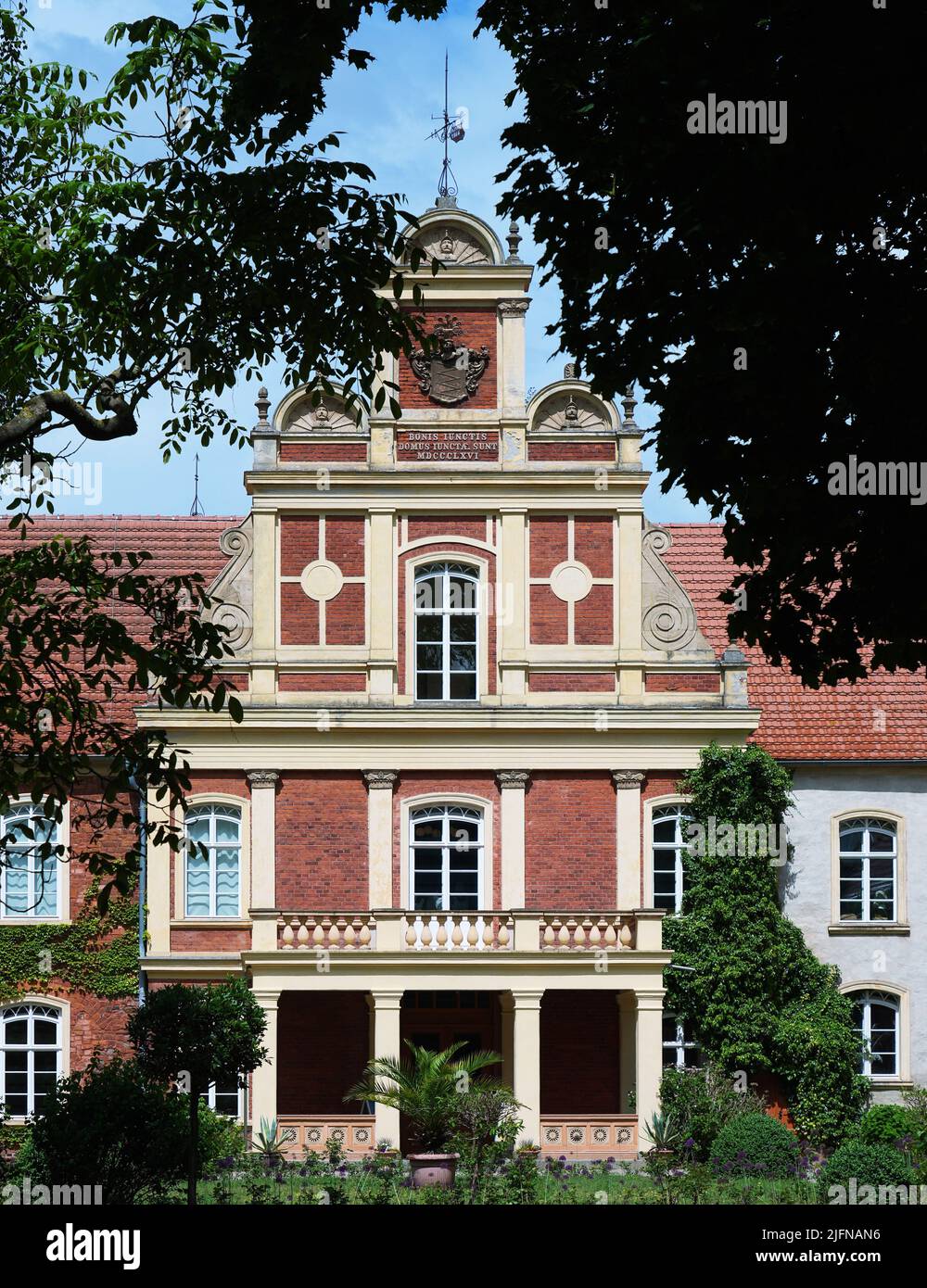 Meyenburg, Deutschland. 27.. Mai 2022. Das denkmalgeschützte Schloss Meyenburg. Die ehemalige ...
