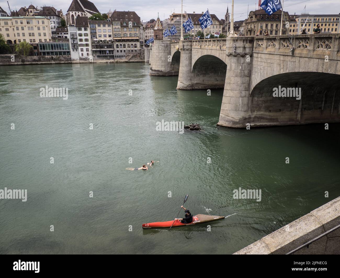 Rheinschwimmen basel -Fotos und -Bildmaterial in hoher Auflösung – Alamy