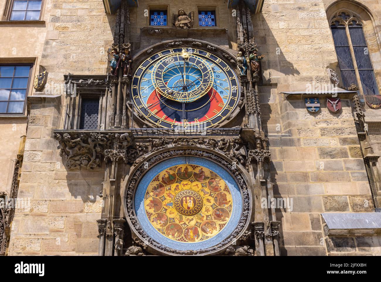 Prager astronomische Uhr, die an das Alte Rathaus am Hauptplatz der ...