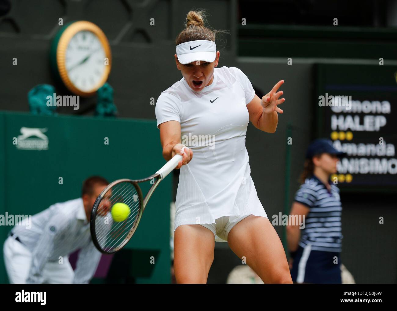 Amanda anisimova wimbledon aktion -Fotos und -Bildmaterial in hoher ...