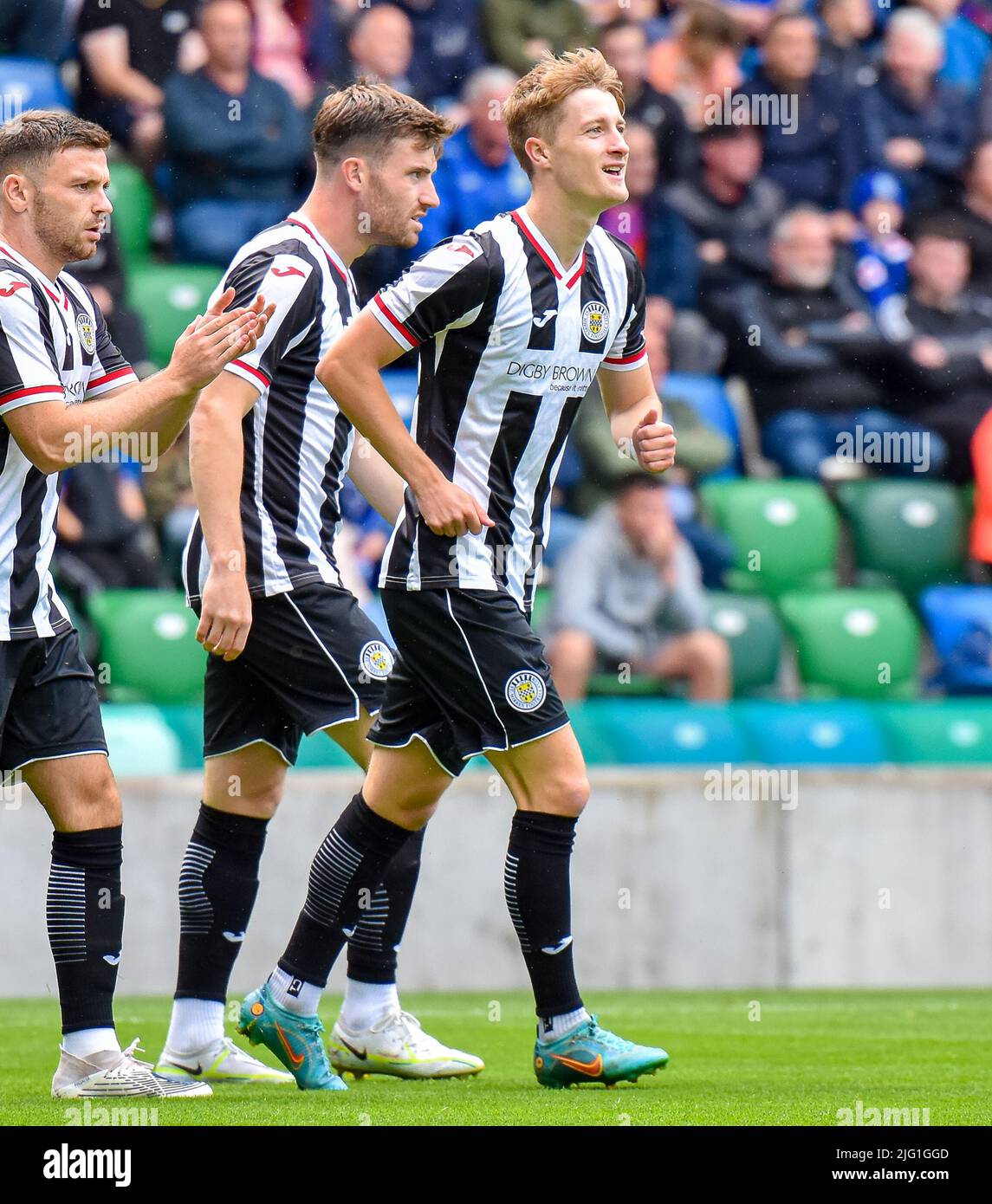 Linfield spieler 2022 -Fotos und -Bildmaterial in hoher Auflösung – Alamy