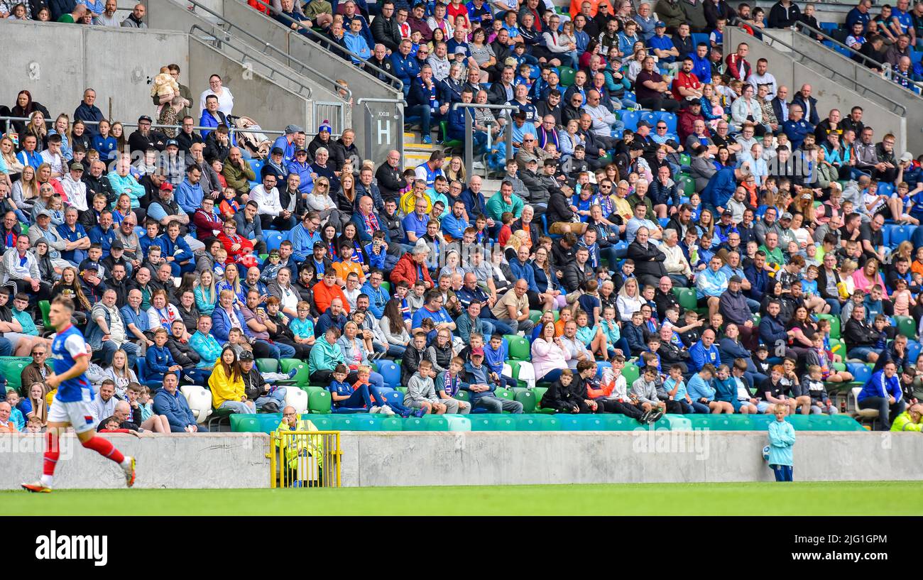 Linfield Fans - Linfield vs St Mirren, Samstag, 2.. Juli 2022, Windsor ...