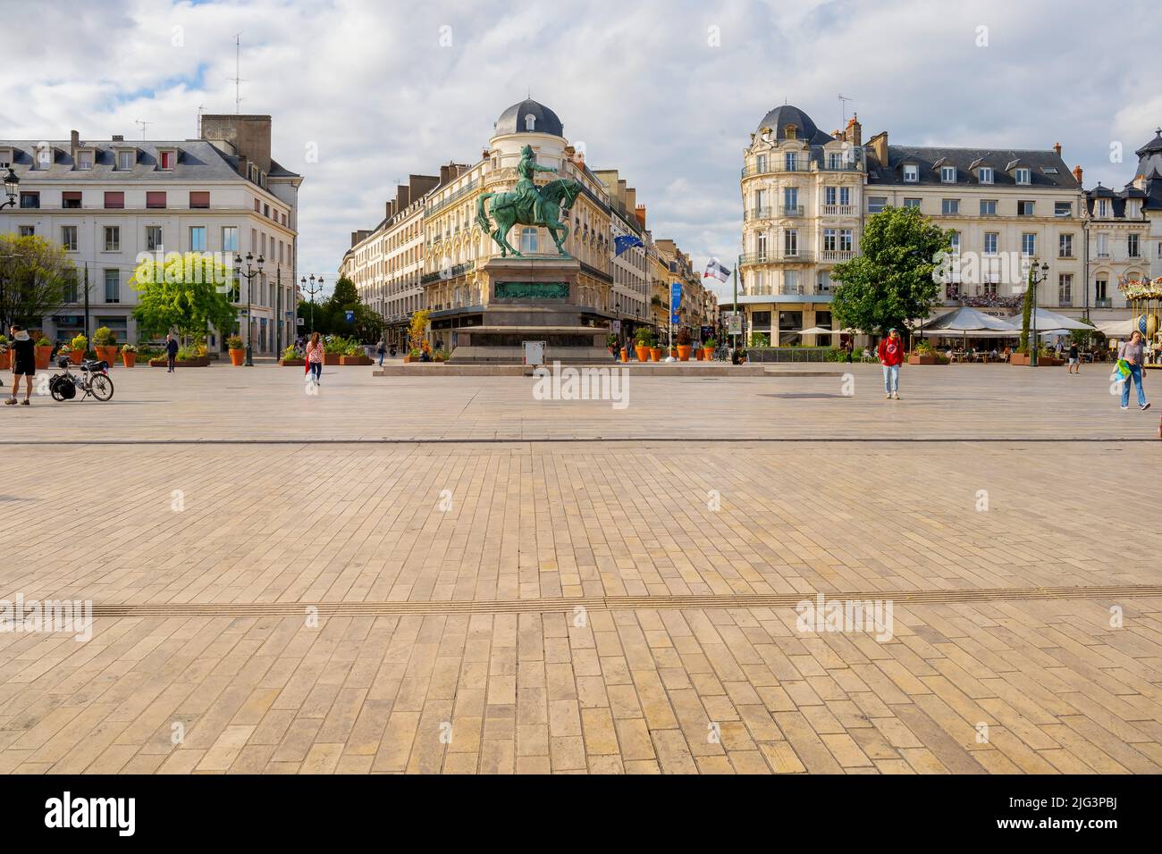 Die Reiterstatue von Jeanne d'Arc am Place du Martroi ist ein Bronzestatue, das 1855 von Denis ...